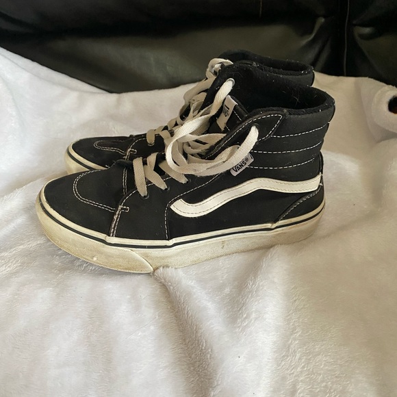 Vans | Shoes | Vans Black And White High Top Chucky Heel Youth Missy ...